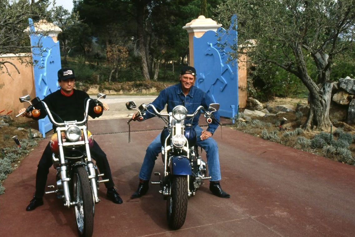 Pose de la première pierre de la maison de J. HALLYDAY, "la LORADA" à Ramatuelle - Rénover ...
